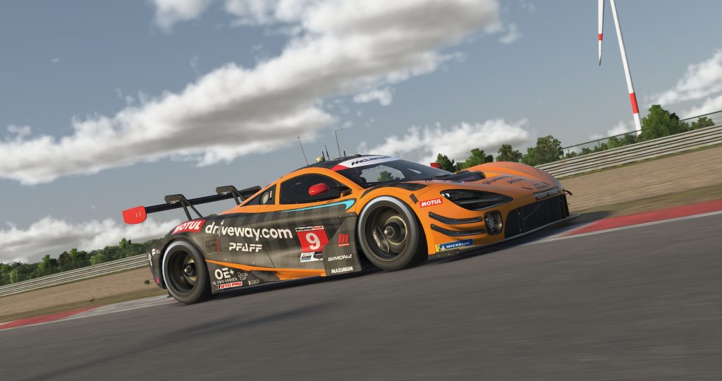 McLaren 720S GT3 EVO - iRacing.com | iRacing.com Motorsport Simulations