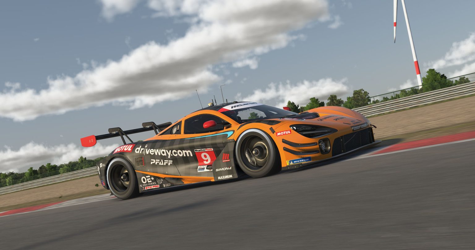 McLaren 720S GT3 EVO - iRacing.com | iRacing.com Motorsport Simulations