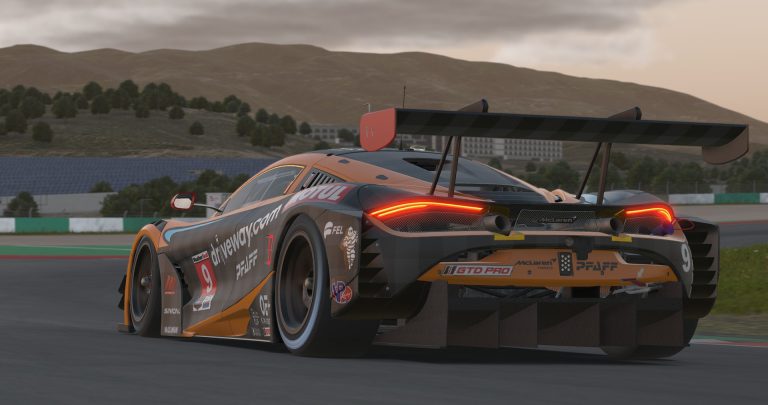 McLaren 720S GT3 EVO - iRacing.com | iRacing.com Motorsport Simulations